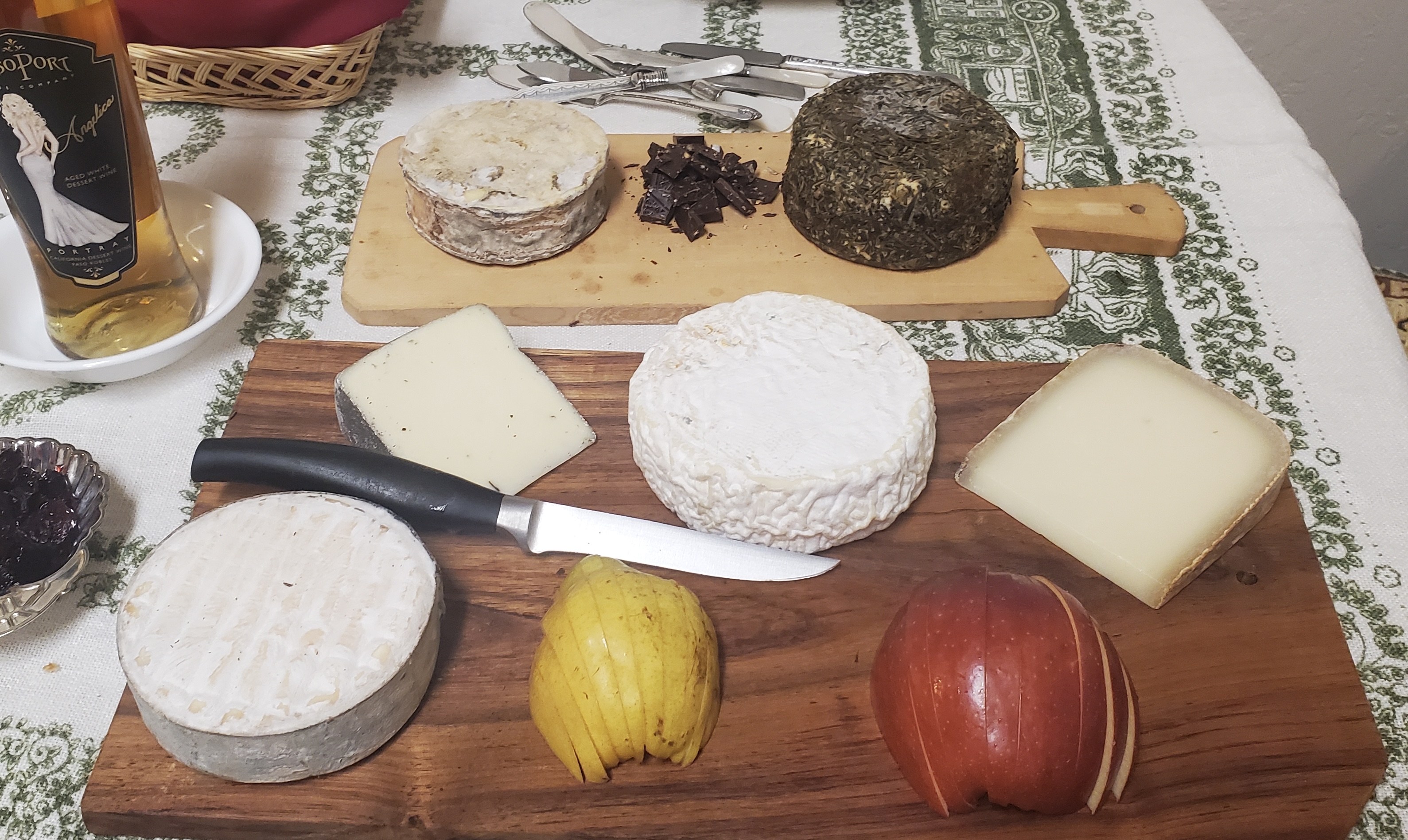 Ep 12: Cheeses of the Season – Winter & Holiday Cheeses | Into The ...